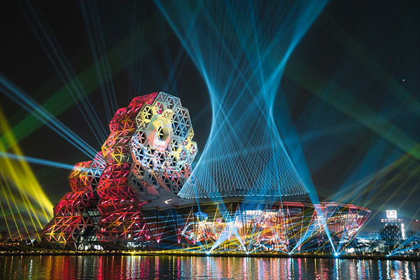 Nearly 400 SHARK 450BSW moving beams light up Taiwan Kaohsiung ...
